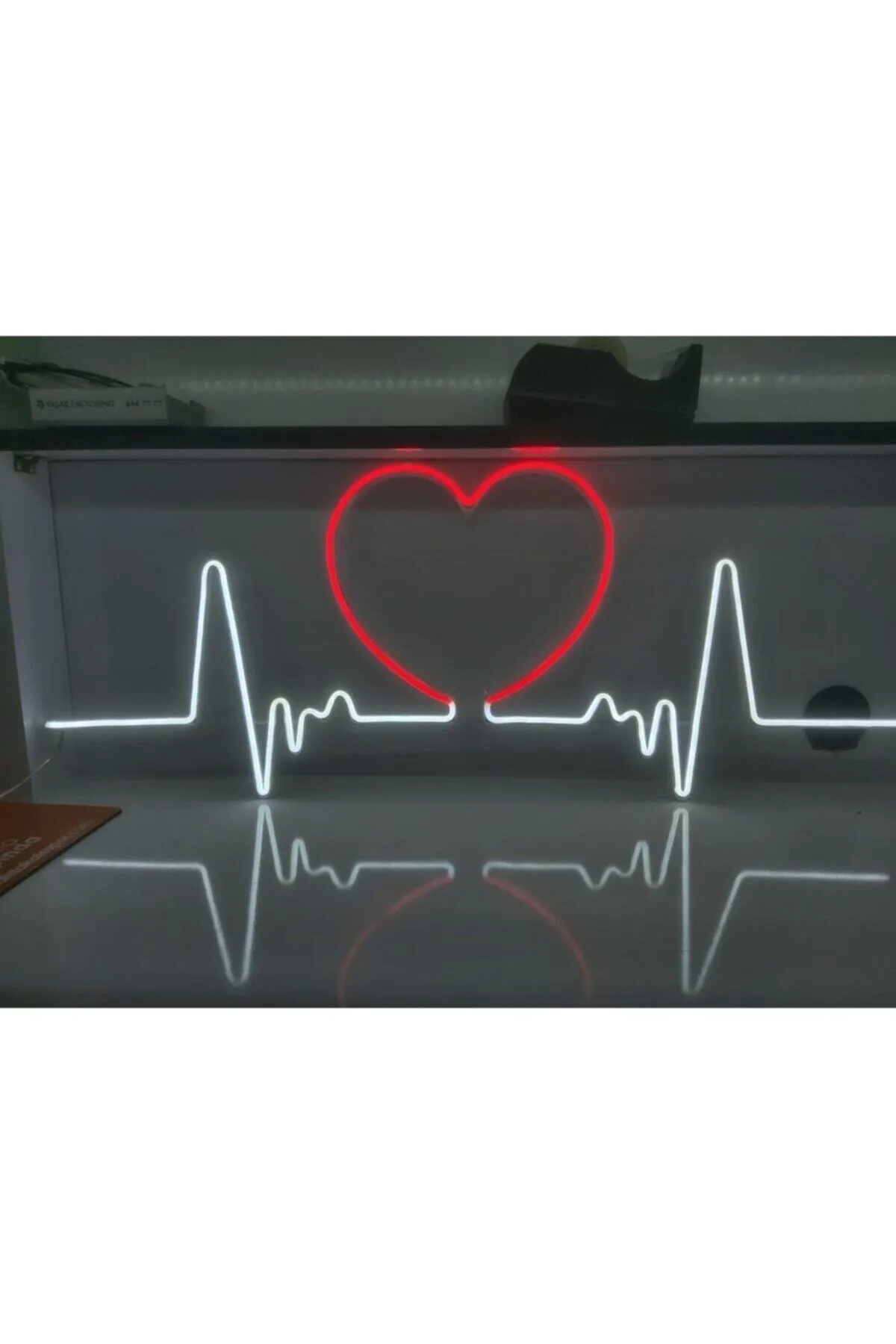 Kalp Ritmi Neon Led Işıklı Tablo